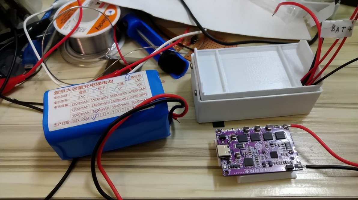 DIY 60W PD Power Bank - With Arduino Real Time Battery Information ...