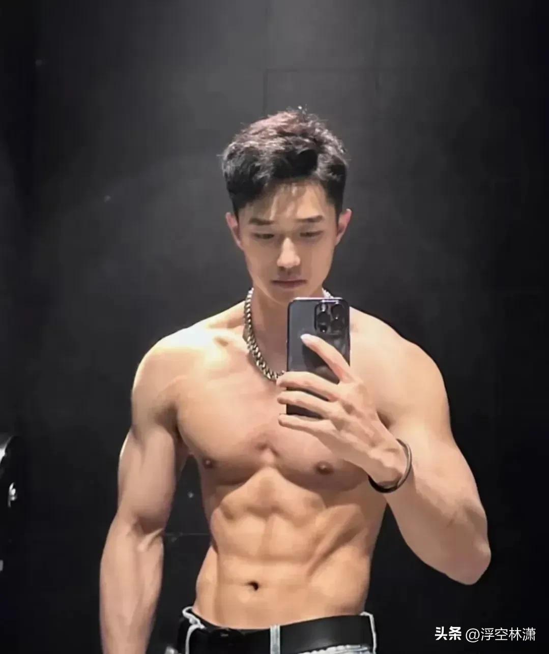 Handsome Lin Xiao: Should I take a bath at night? - iNEWS