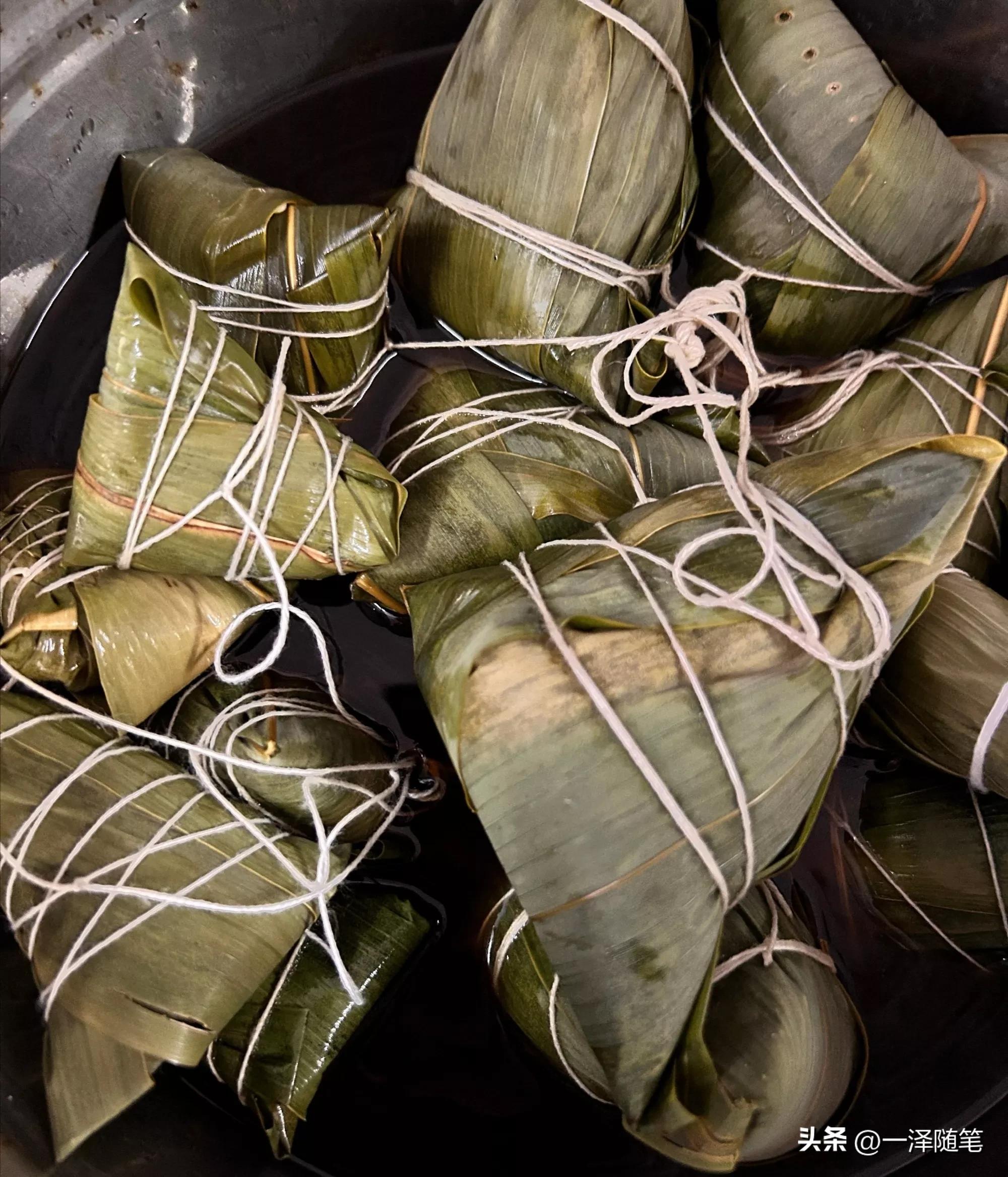Do you like red rice dumplings or green rice dumplings? - iMedia