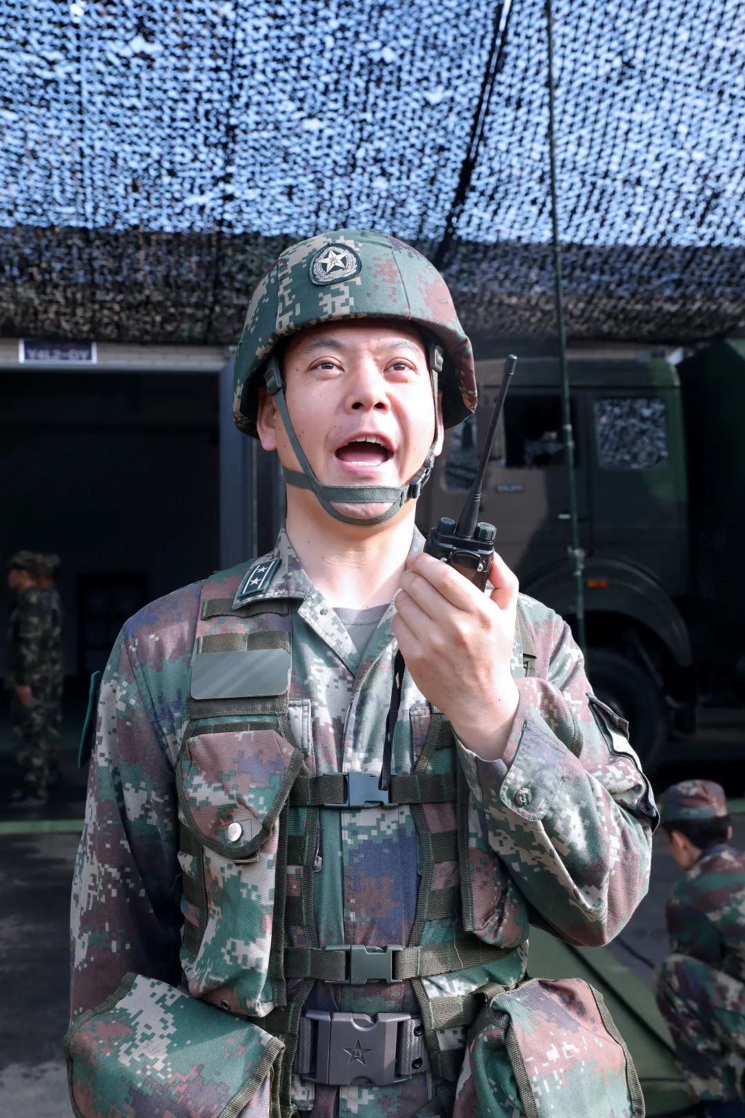 The battalion commander of the missile launch battalion bravely ...