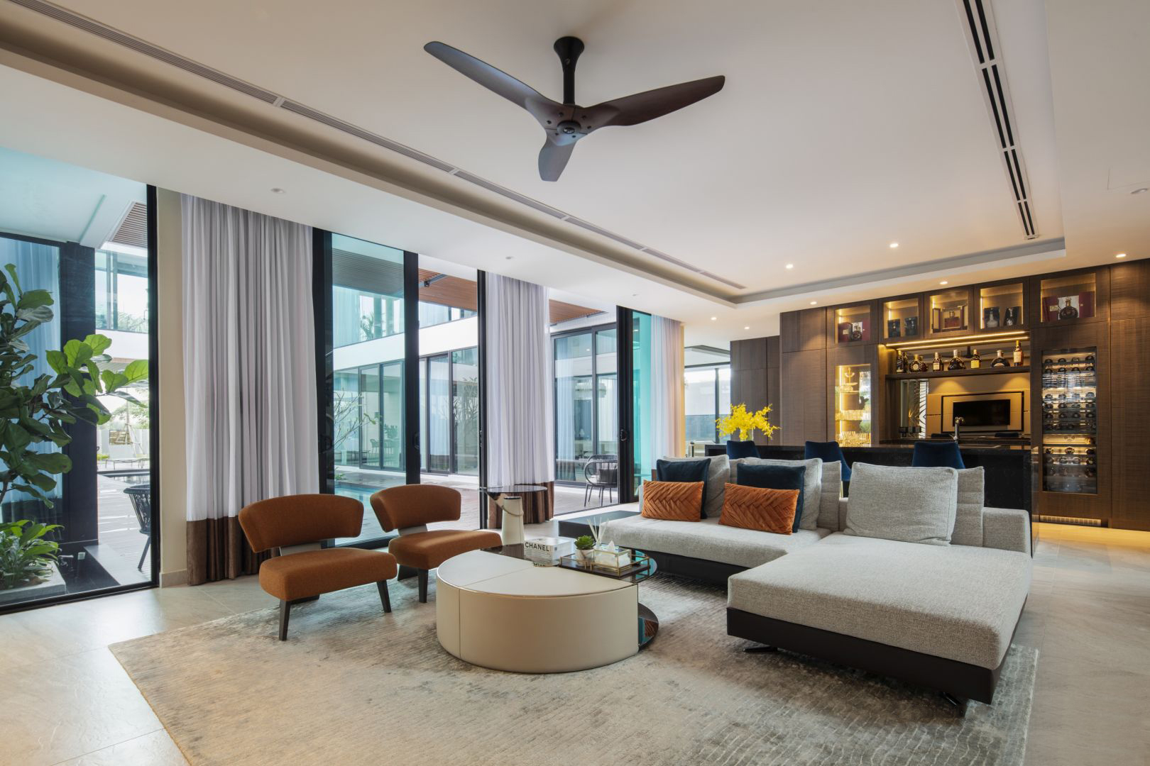 1000 square meters of complex mansion, only such a design can be worthy ...