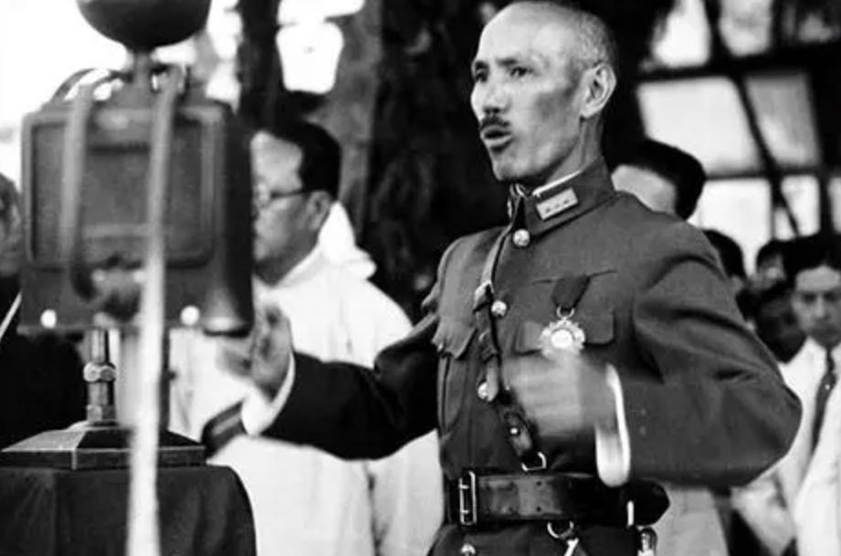 In 1935, when the Red Army captured Luding Bridge, why didn't the enemy ...