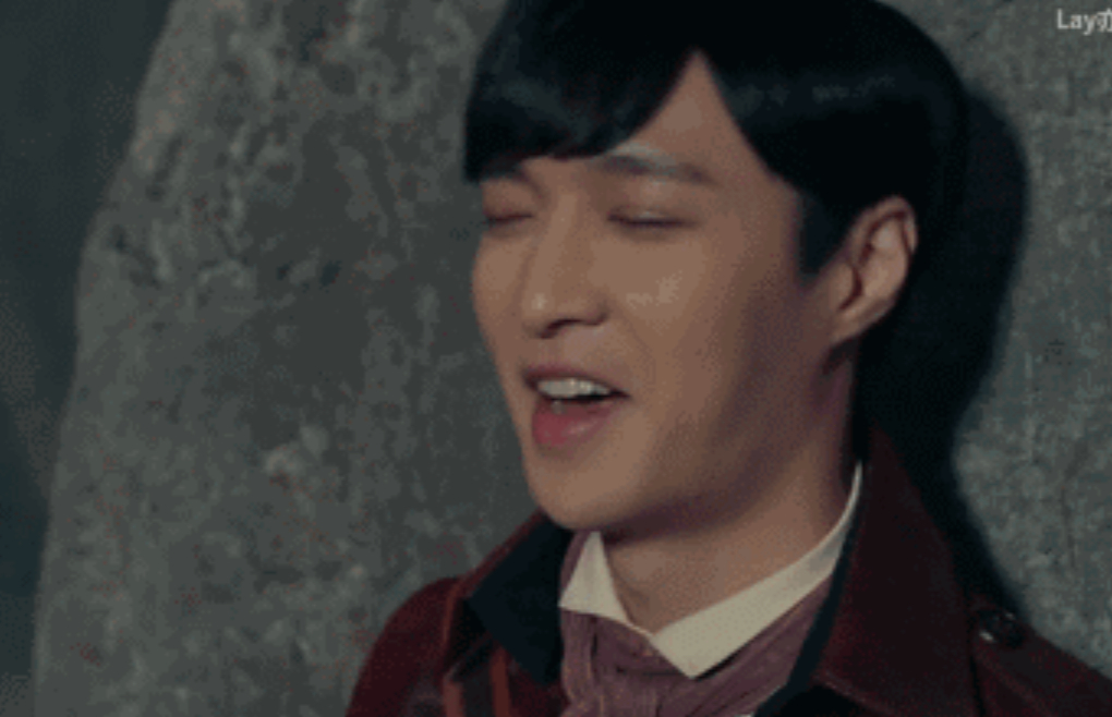 I watched the crying scene that I wanted to laugh at: each one cried ...