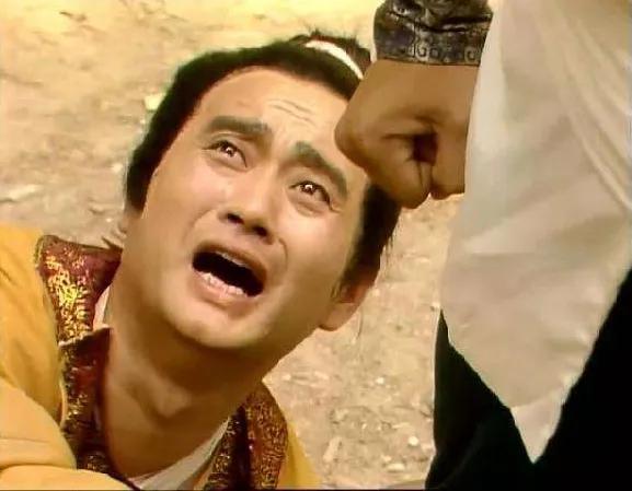 Looking at the Red House by Xue Pan - iNEWS