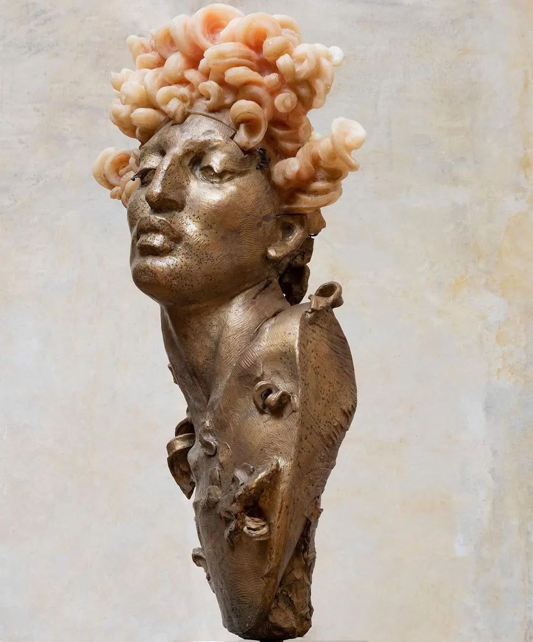 Javier Marin is so expressive!Spectacular and mysterious sculpture - iNEWS