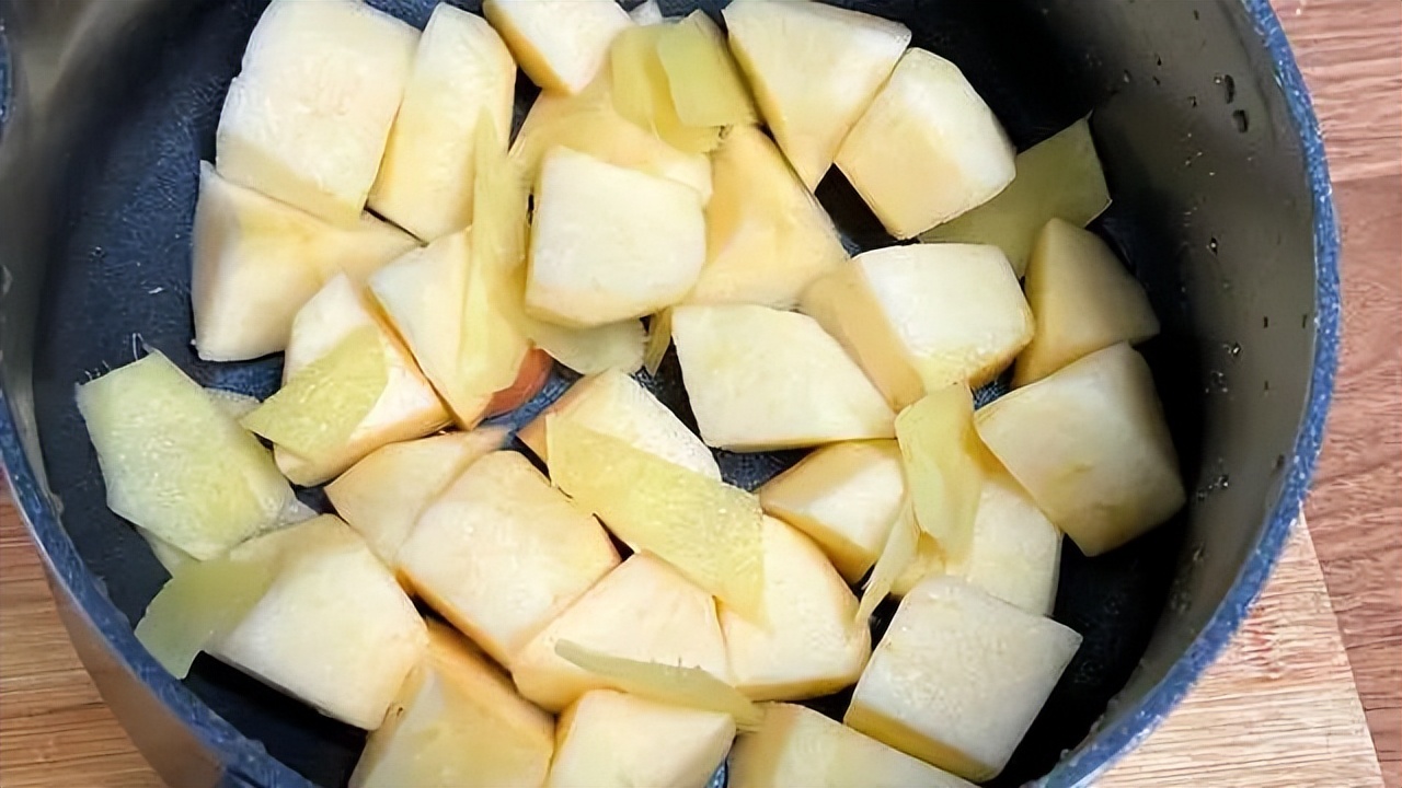 In spring, apples and ginger are a perfect match, especially for ...