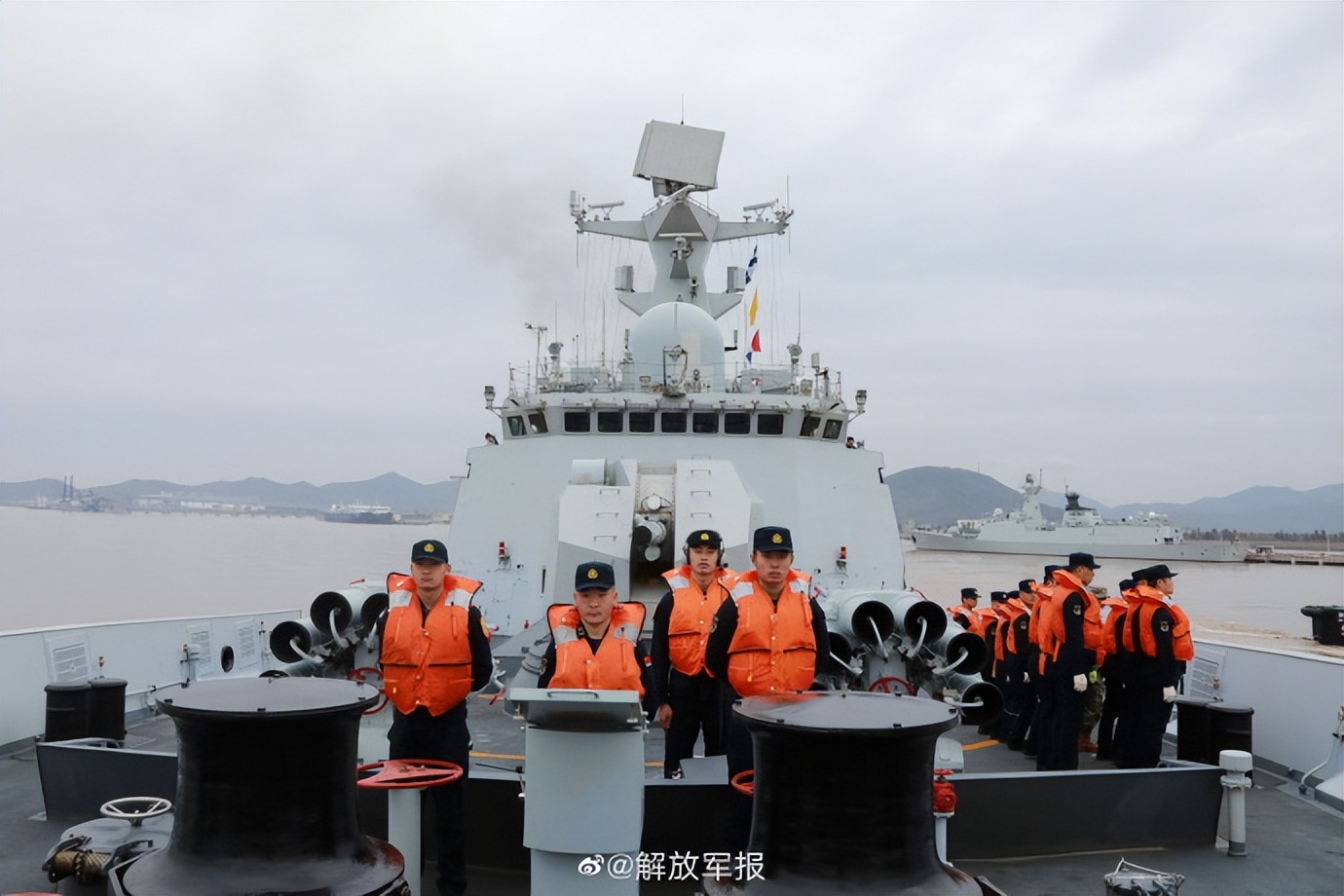 Watch the scene! Naval fleet training at sea - iMedia
