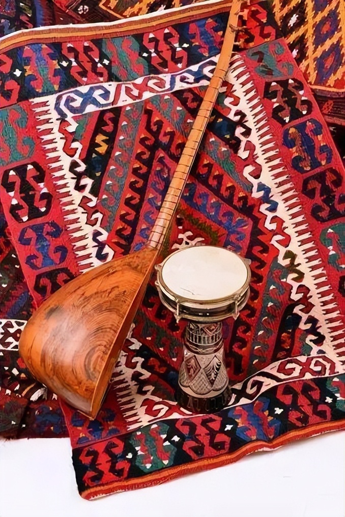 Azerbaijani traditional musical instruments, which carry a rich and ...