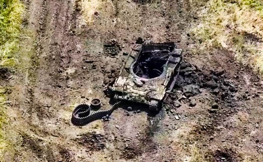 Nine of the world's number one German Leopard 2A6 tanks were blown up ...