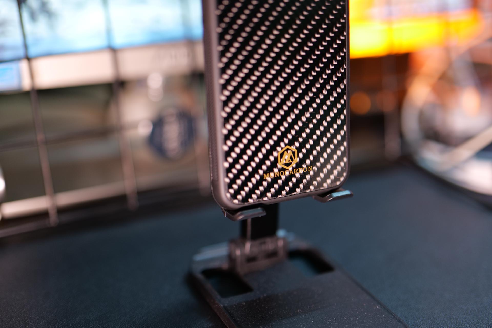The "Rolls Royce" in the carbon fiber phone case?Hands-on experience of ...