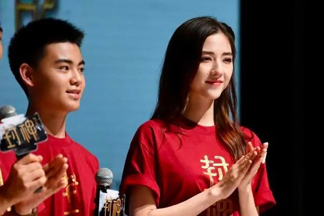 From Russia, she played the nine-tailed fox Daji in "Fengshen" - iNEWS