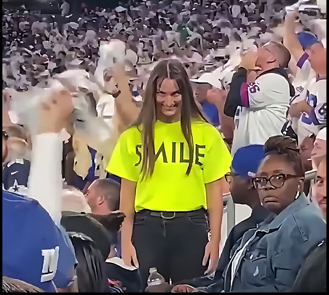 With 200 million dollars in 3 weeks of release, "Dangerous Smile" is ...