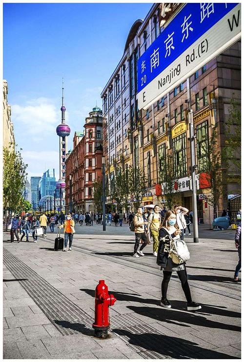 The real shot from Shanghai Bund to Nanjing East Road, the scene is so ...