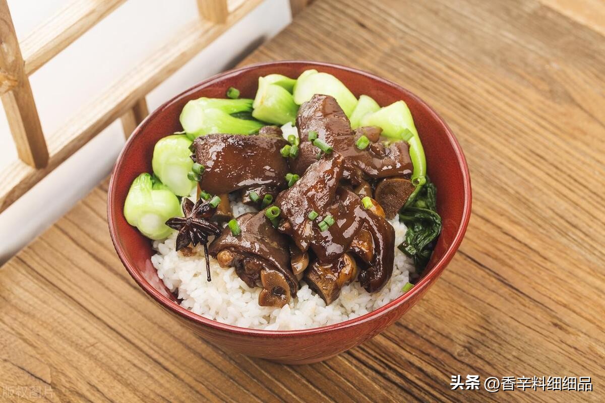 How to make pig's trotter rice and the recipe is simple, allowing you ...