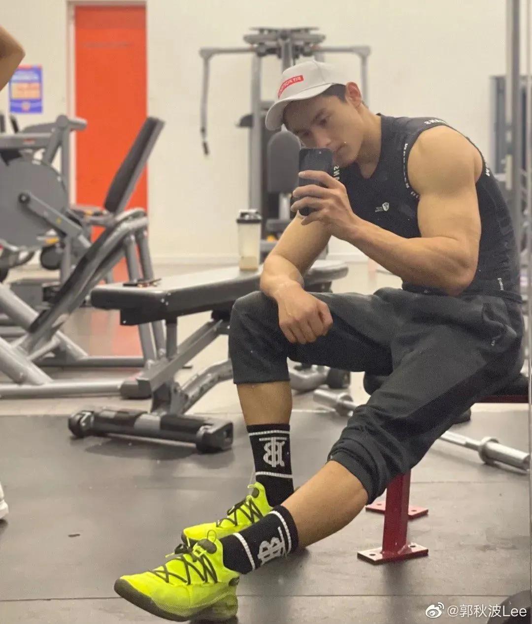 "Fitness Male Model" Guo Qiubo - iNEWS