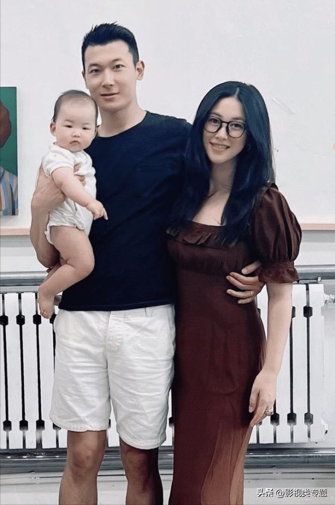 Zhu Zhu posted photos of family gatherings, showing happy moments - iNEWS