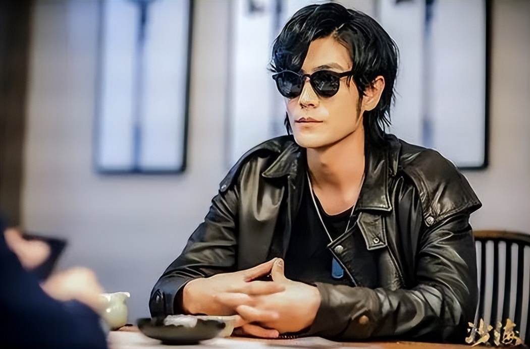 It's obviously the same person, after playing Sha Hai and then Hu Xin ...