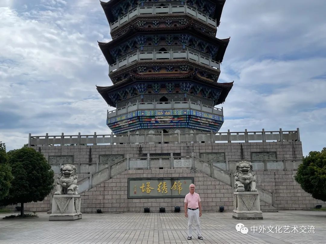 Irish legendary musician Jimmy MacCarthy and his wife Chen Qiumei ...