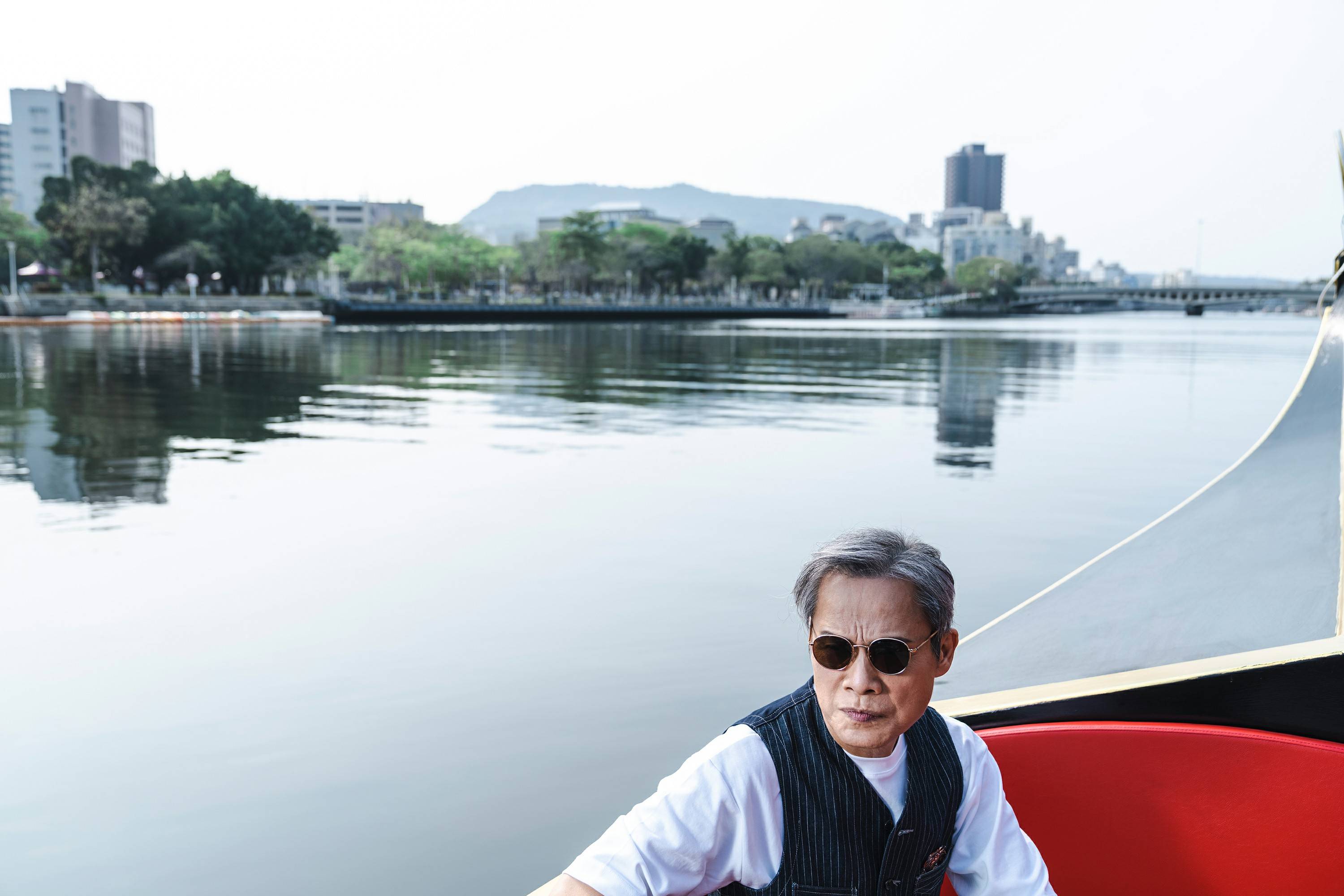 Luo Dayou's latest work "Moon Night Sorrow 2023" sings classics and ...