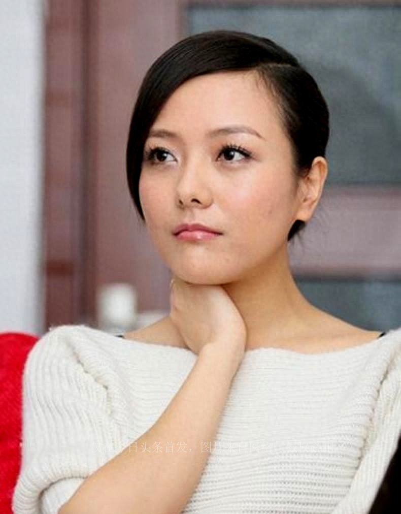 After Yang Lele was abandoned by her first love, she turned around and married Wang Han. She ...