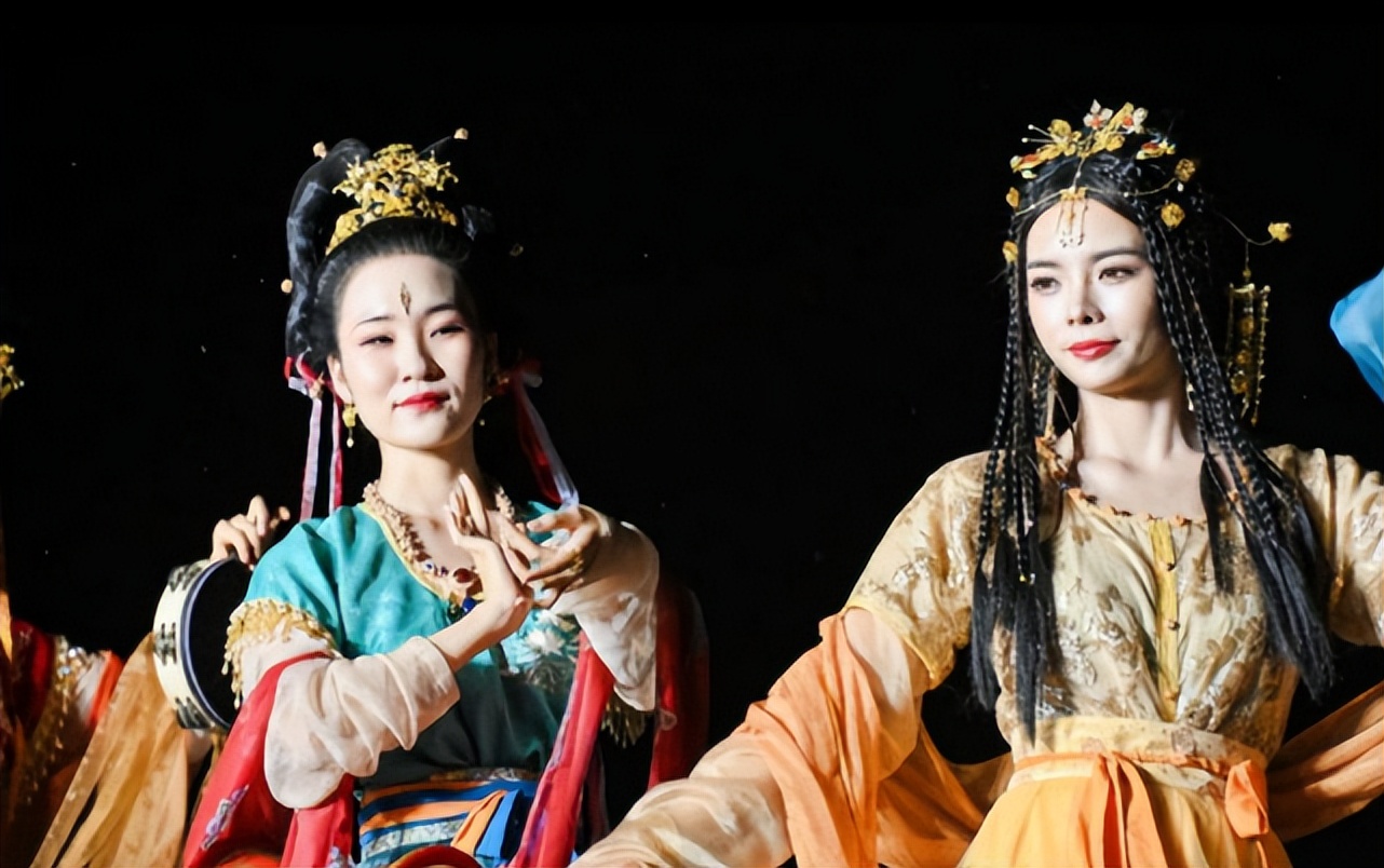 Crossing the Western Regions: The Exploration and Communication of the ...