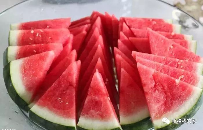 Xinjiang people's favorite in summer - watermelon in Xiayedi - iNEWS