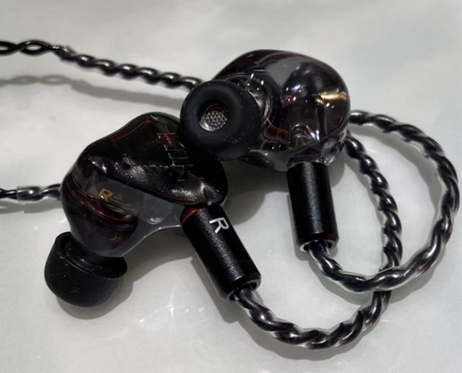 Compact and high-quality wired headphones, these 4 models have good ...