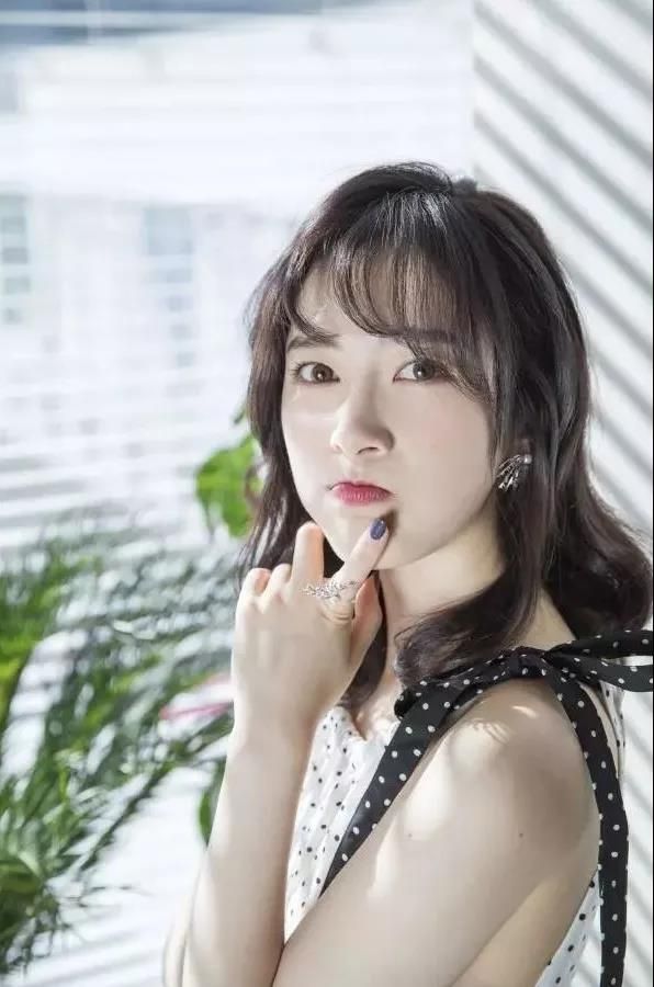 Yang Xinying, the goddess of temperament - iNEWS