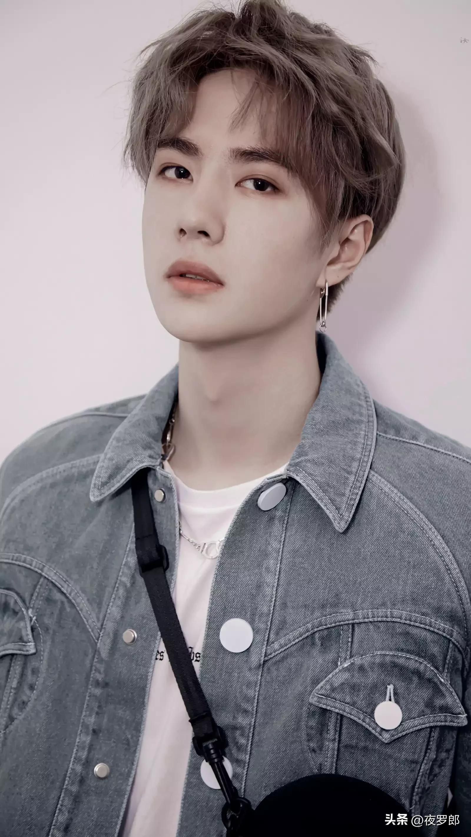 Many stars decided not to go to this GQ ceremony, but Wang Yibo has ...