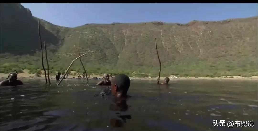 The salt-pickers of the primitive tribes of Africa, the whole body ...
