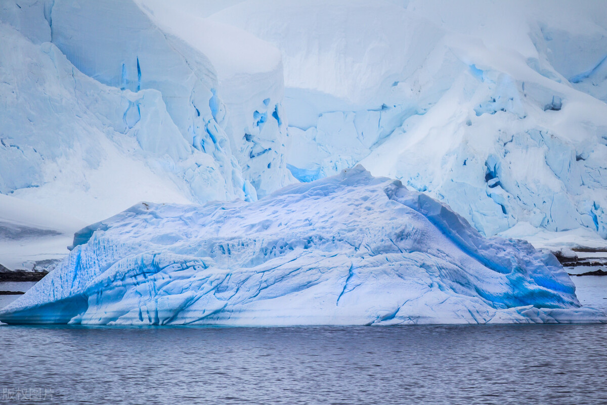 World Famous Places 2 - Antarctica - iNEWS