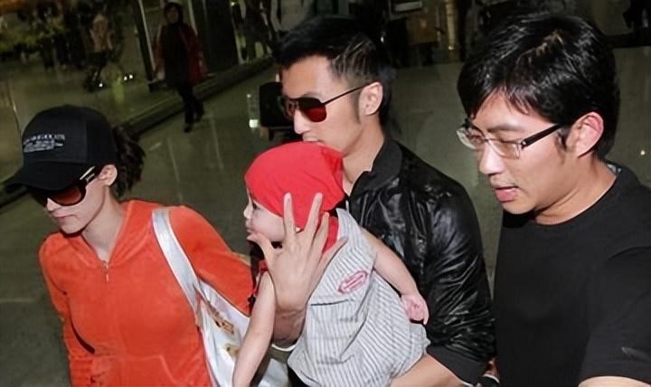 It was revealed that Yang Mi took back the custody of her daughter ...
