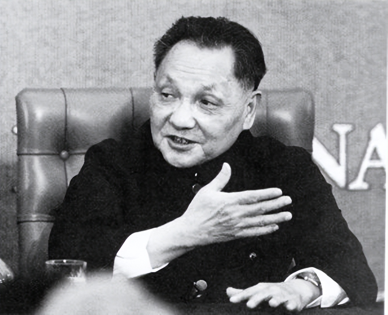 In 1980, when Deng Kui voluntarily resigned from office, Deng Xiaoping ...