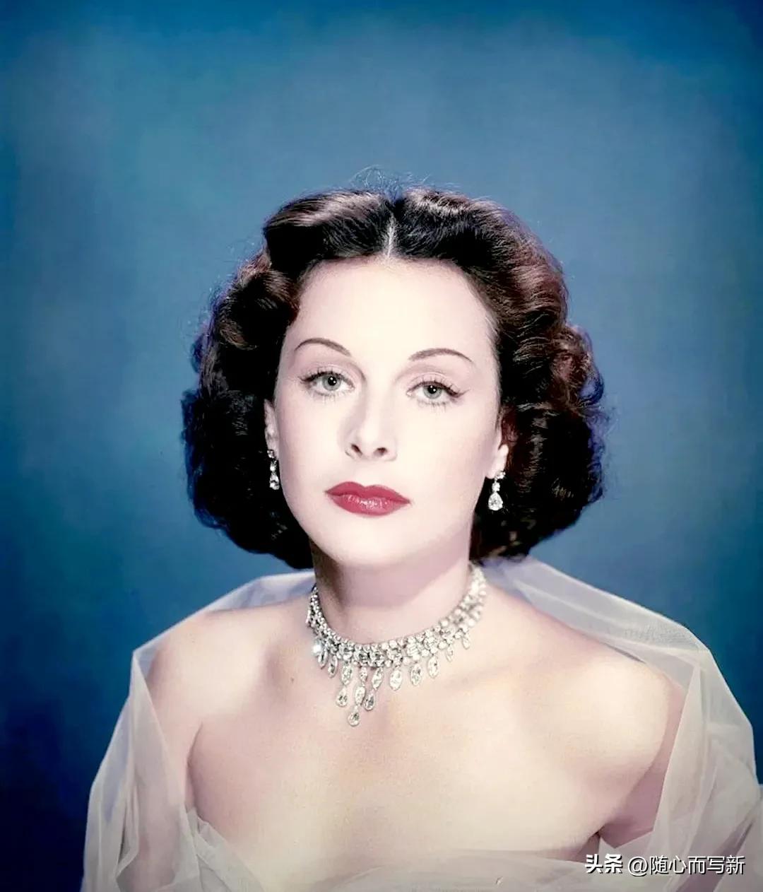 A Hollywood goddess who combines beauty, intelligence, and sexiness ...