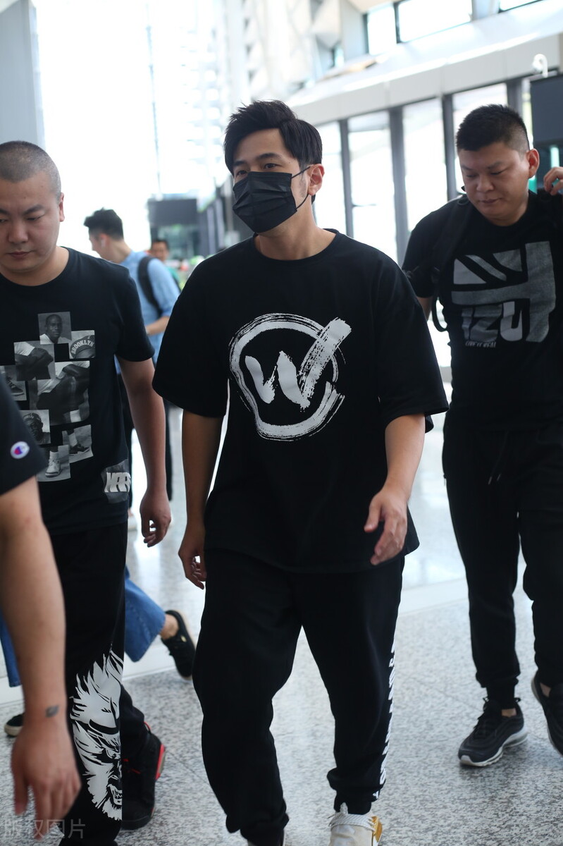 Jay Chou loves to play cool - iNEWS