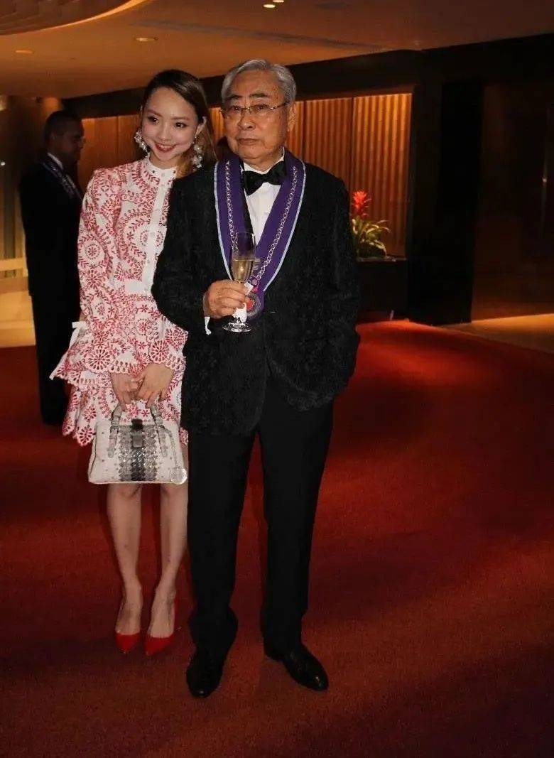 "Rich Daughter" He Ao'er: Dedicated to Lin Jianming, who is 51 years ...