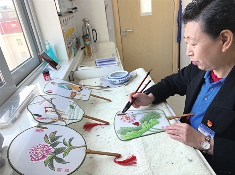 Fan Calligraphy and Painting: Classical Tranquility Between Square ...