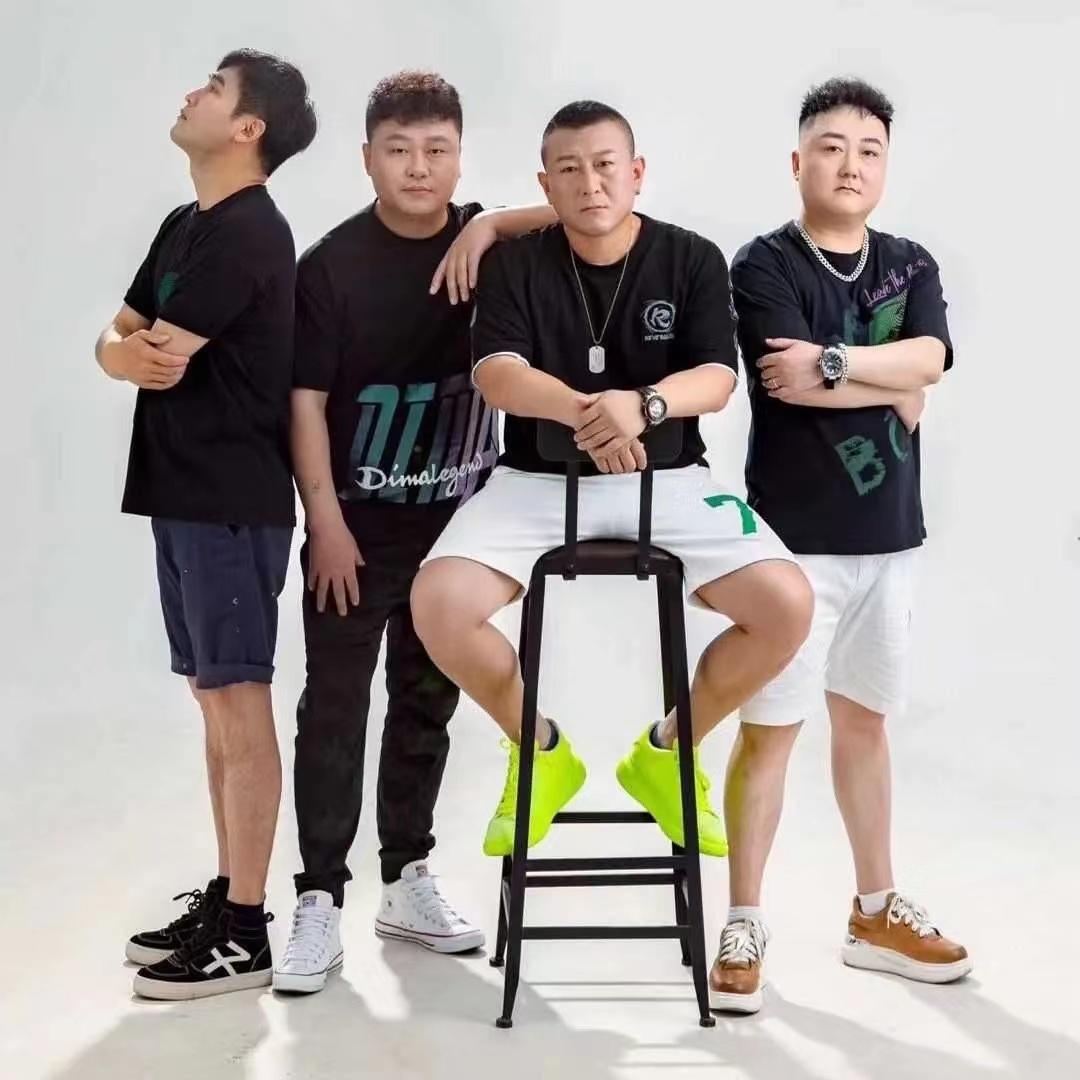 Momo, the light year band, sang a live cover of the Black Panthers ...