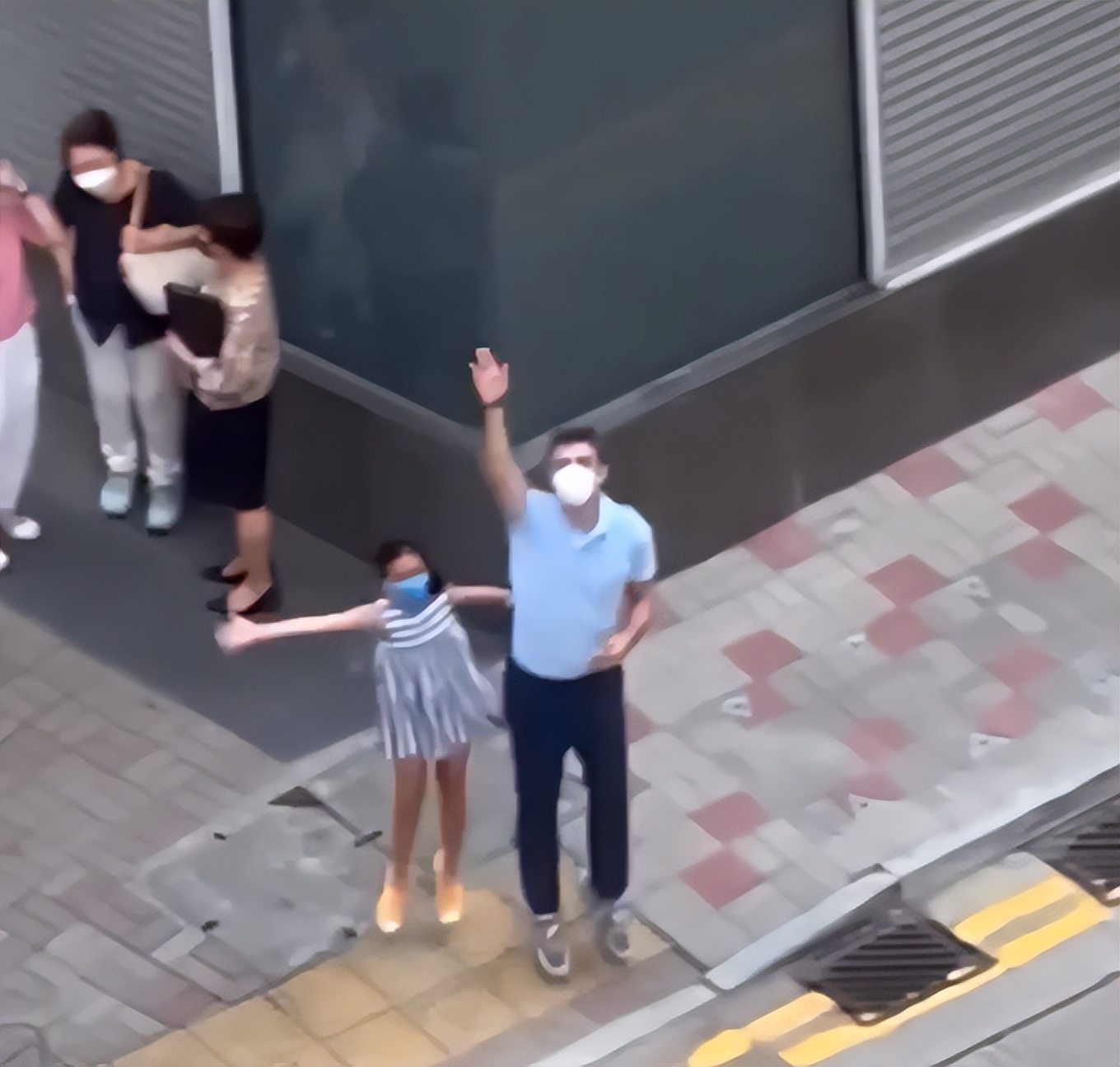 Gigi Leung finally returned to Hong Kong!The foreign husband jumped ...