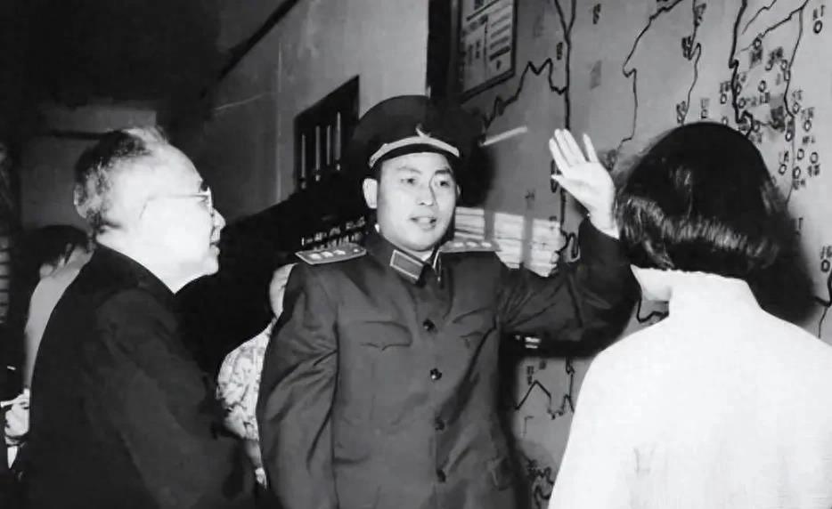 He ranked higher than Huang Yongsheng in the Corps, but he did not ...