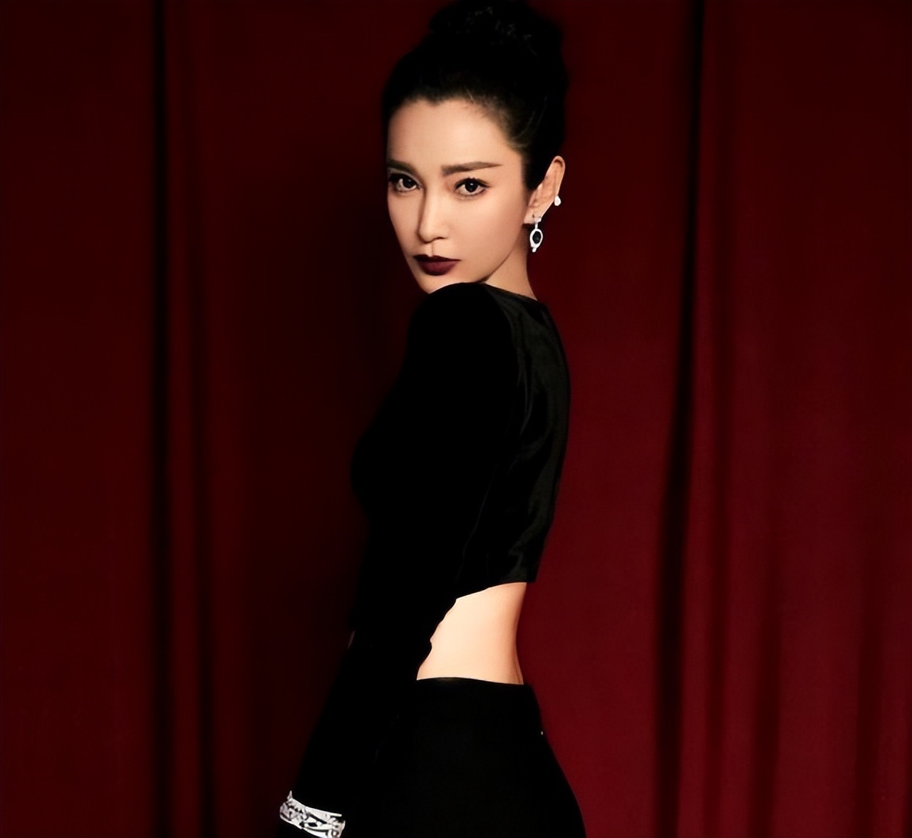 The dialogue between Li Bingbing and Huang Xiaoming was exposed, causing controversy on the ...