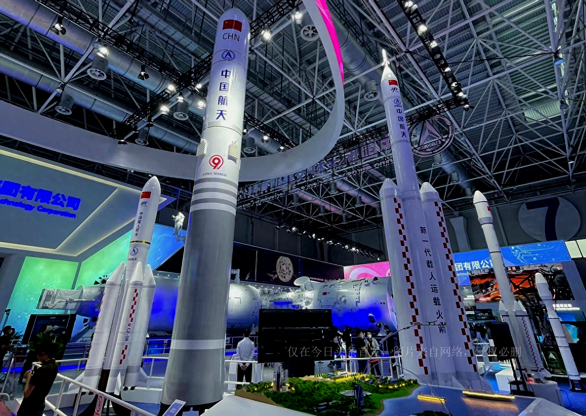 Review: The 2,000-ton Chinese manned rocket has a "needle" on the top ...