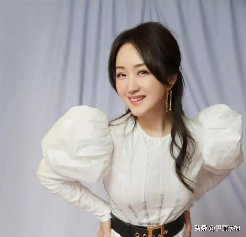 Yang Yuying and Wang Feng - iNEWS
