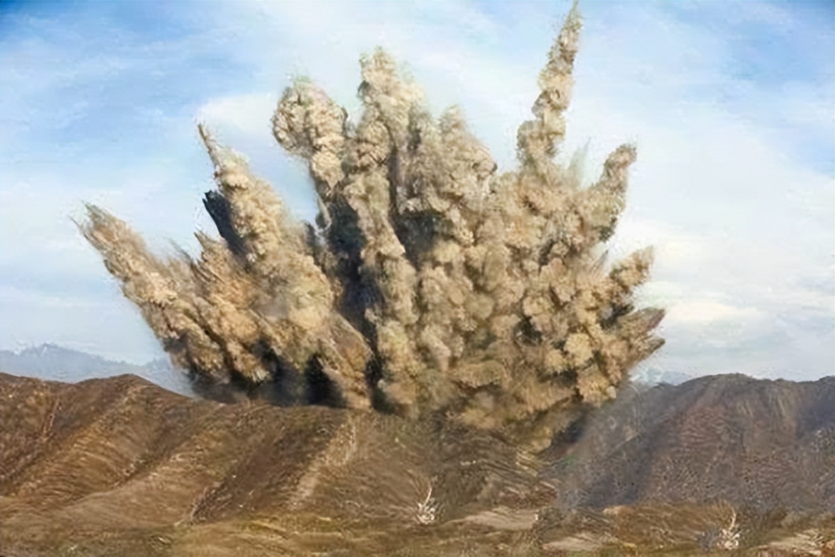 The North, South, and China started fighting at the same time, and 300 ...