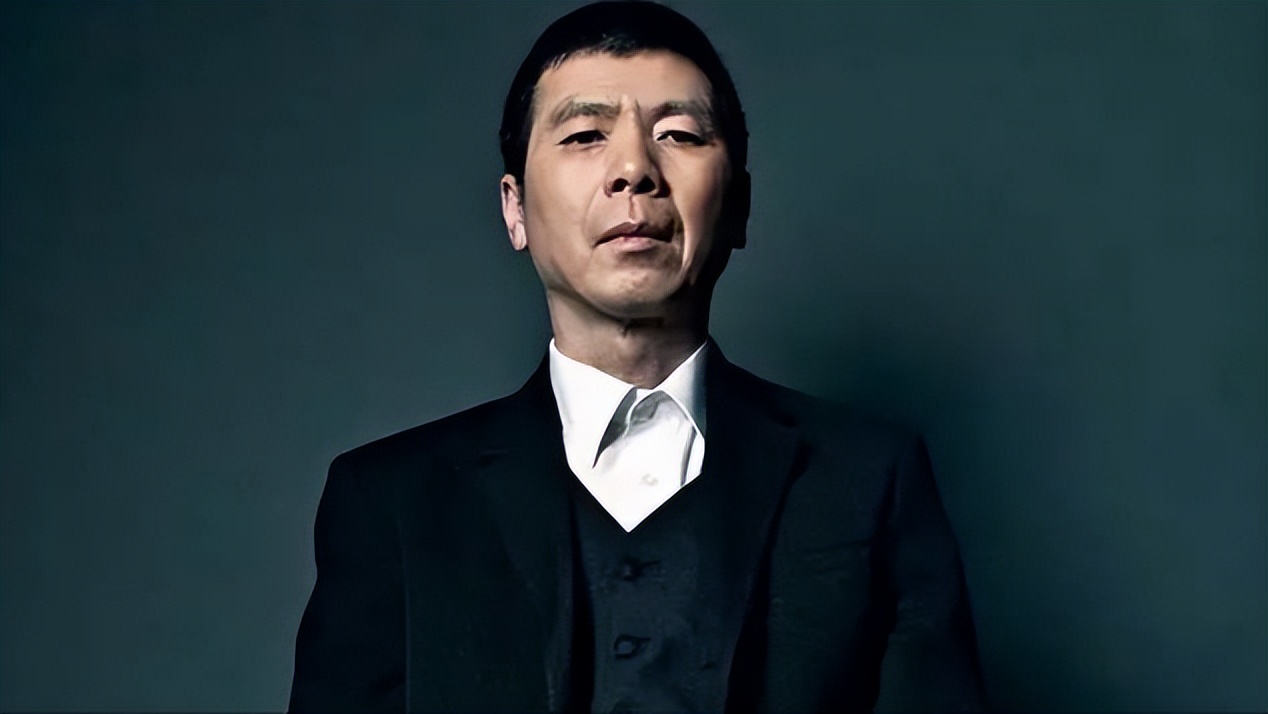 From "genius director" to "Feng pants", how did Feng Xiaogang get to ...