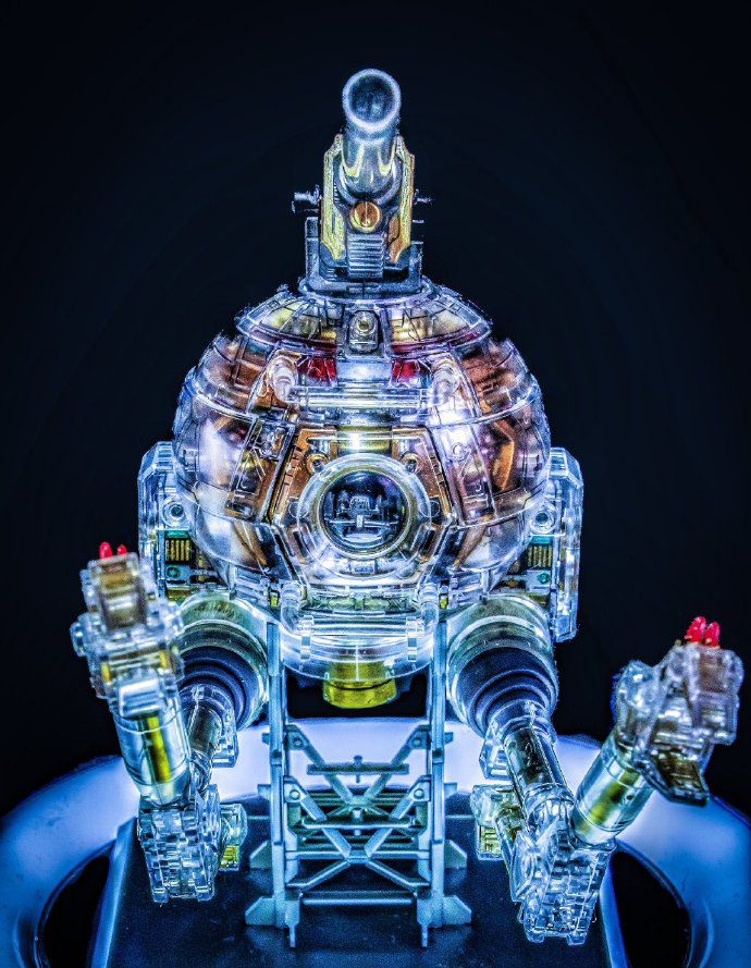 Full of personality, Gundam model transparent limited kit - iMedia