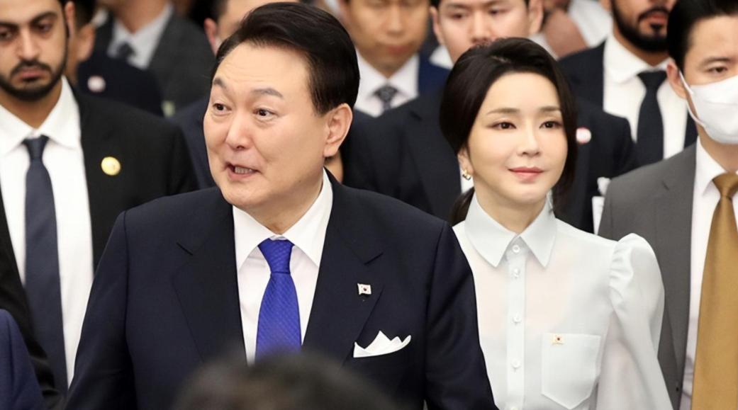 Kim Gun Hee's first day in the UAE!The little actor is like a sister ...