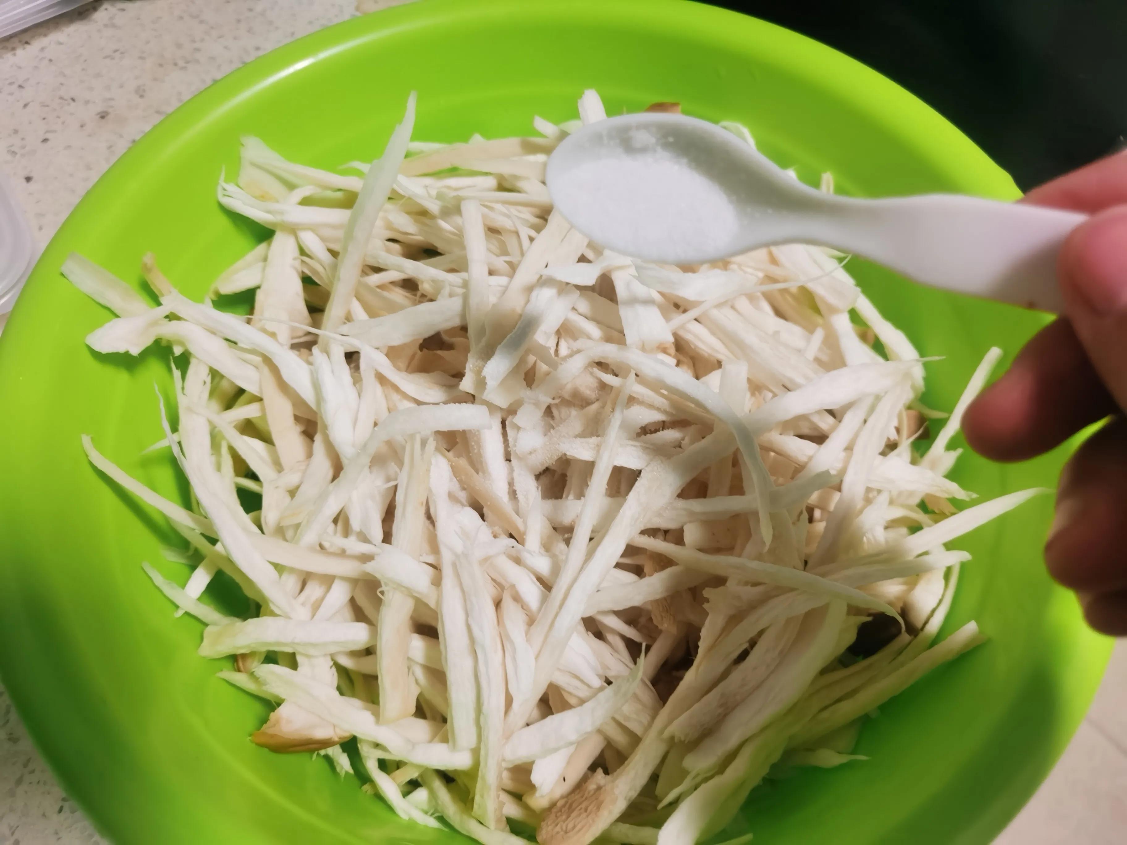 Don't know how to make king oyster mushrooms delicious?Quickly try this ...