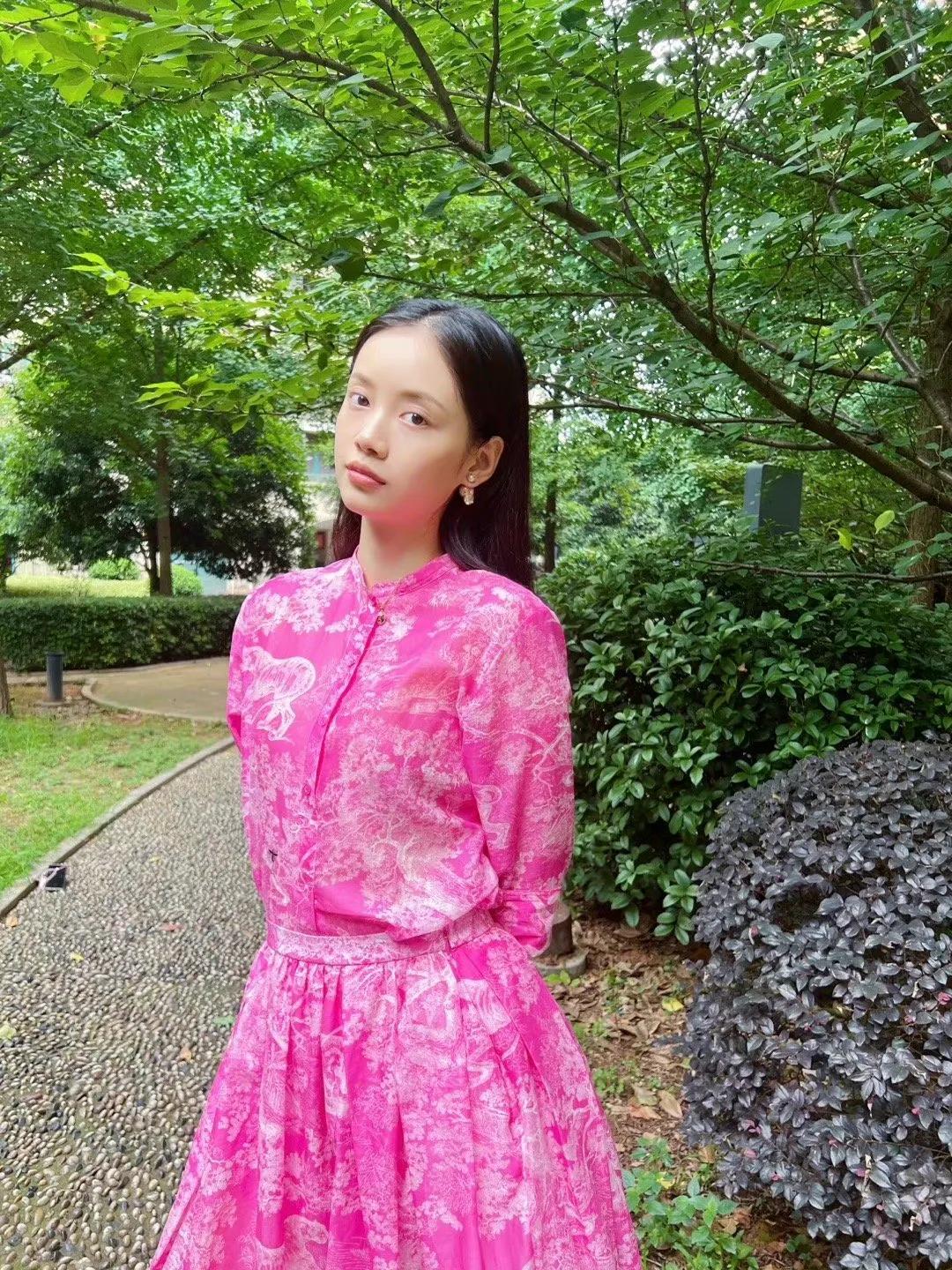 Sun Yihan's beautiful picture - iNEWS