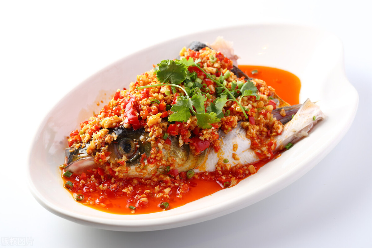 Hunan specialty food: fish head with chopped pepper, rich in taste and ...